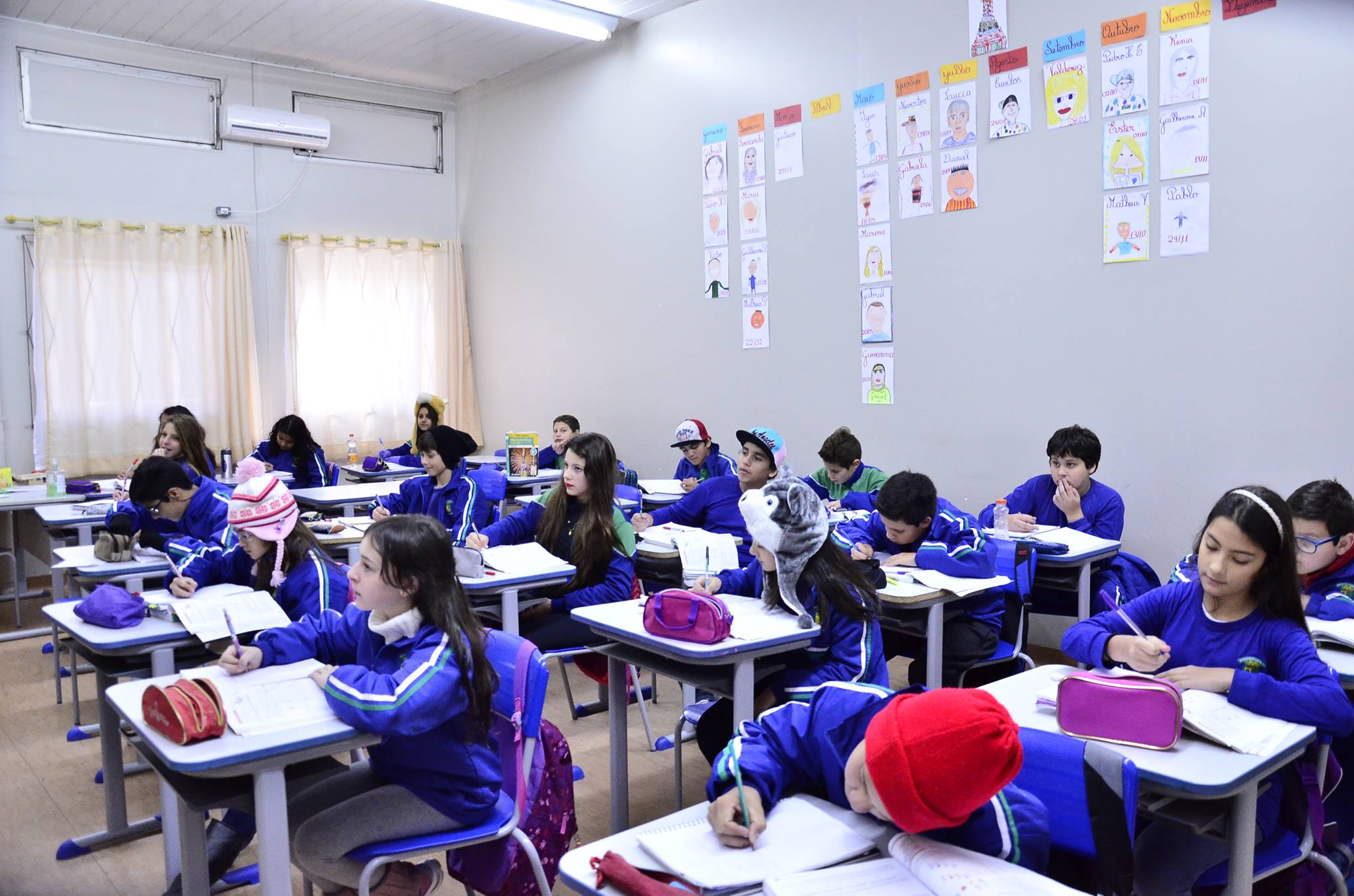 Frio: ar condicionado nas salas de aula - Secretaria de Educação Frio: ar condicionado nas salas de aula - Secretaria de Educação